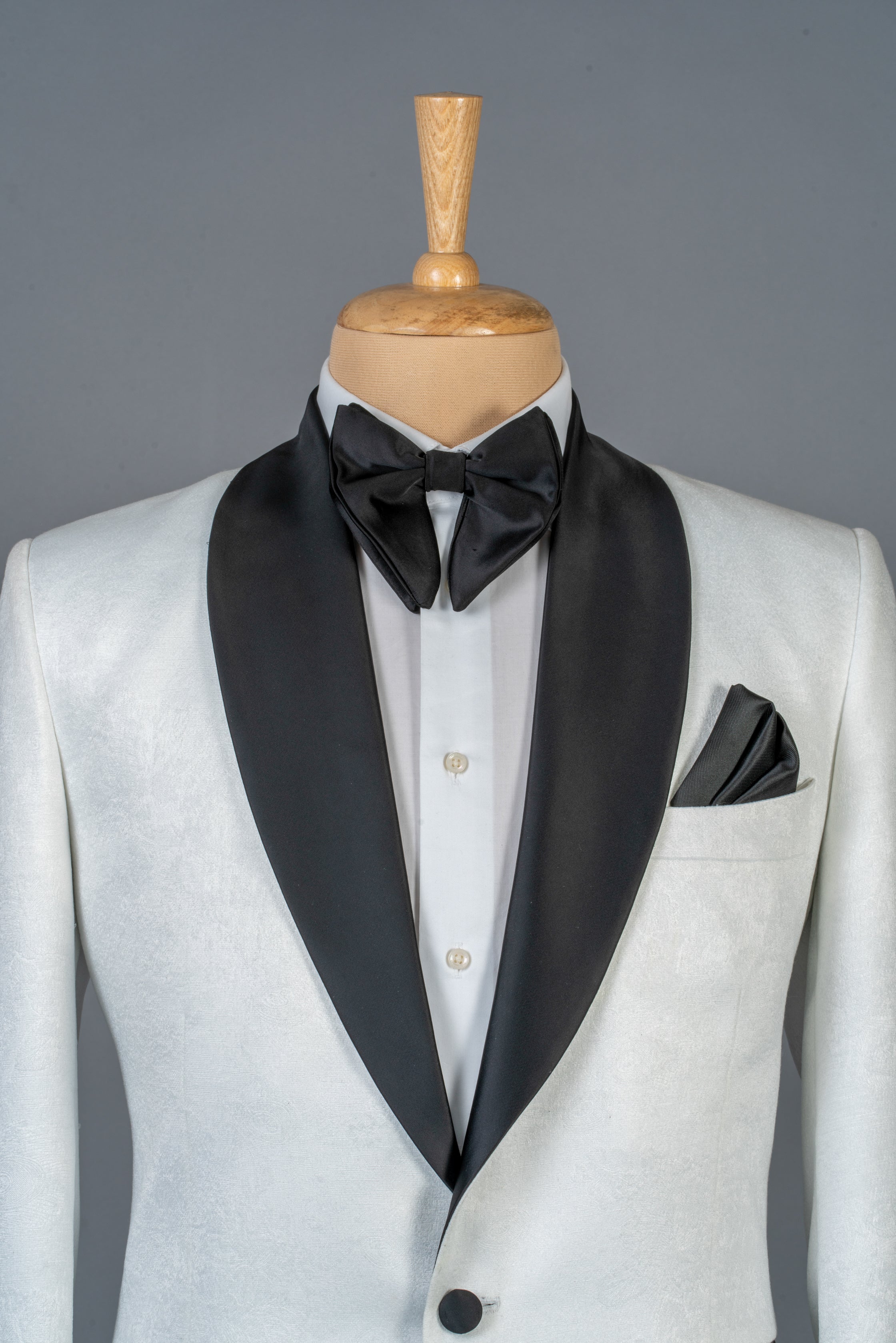 Tuxedo Suits: The Perfect Choice for Sophisticated Gentlemen – Concept Blue